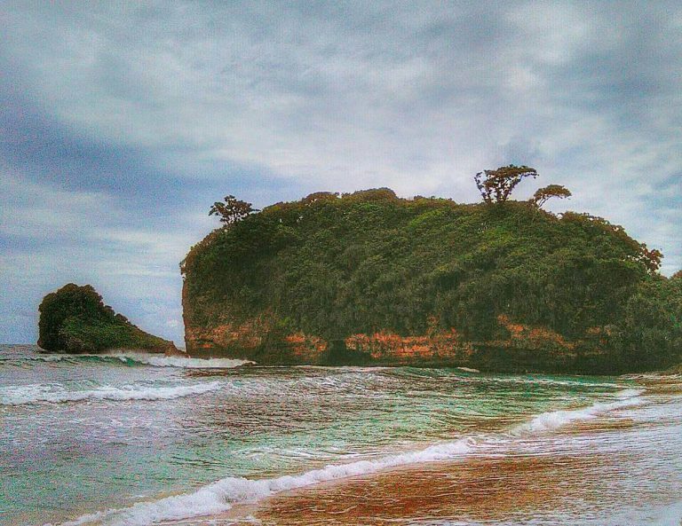 Pantai Di Malang Yang Belum Terjamah, Wisata Pantai Malang Selatan!