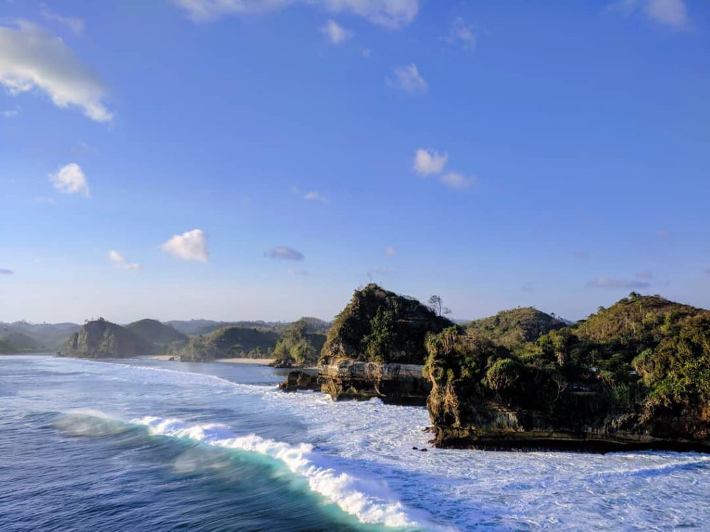 Pantai Di Malang Yang Belum Terjamah, Wisata Pantai Malang Selatan!