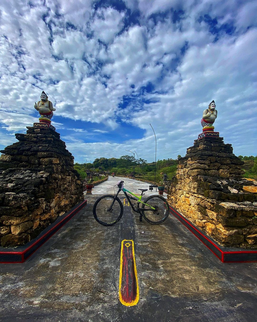 Daftar Objek Wisata di Lamongan, Dari WBL hingga Makam Walisongo