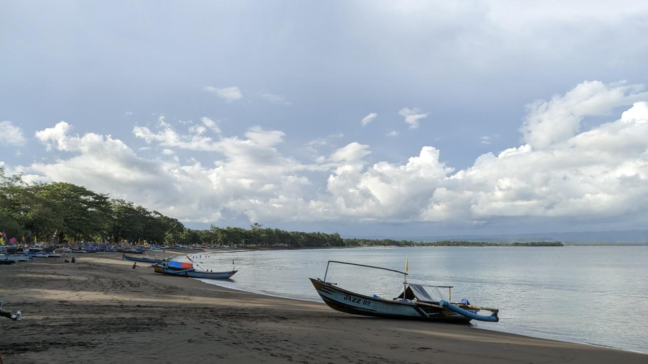 Pantai Batu Karas: Harga Tiket Terbaru, Fasilitas, Cara Pergi